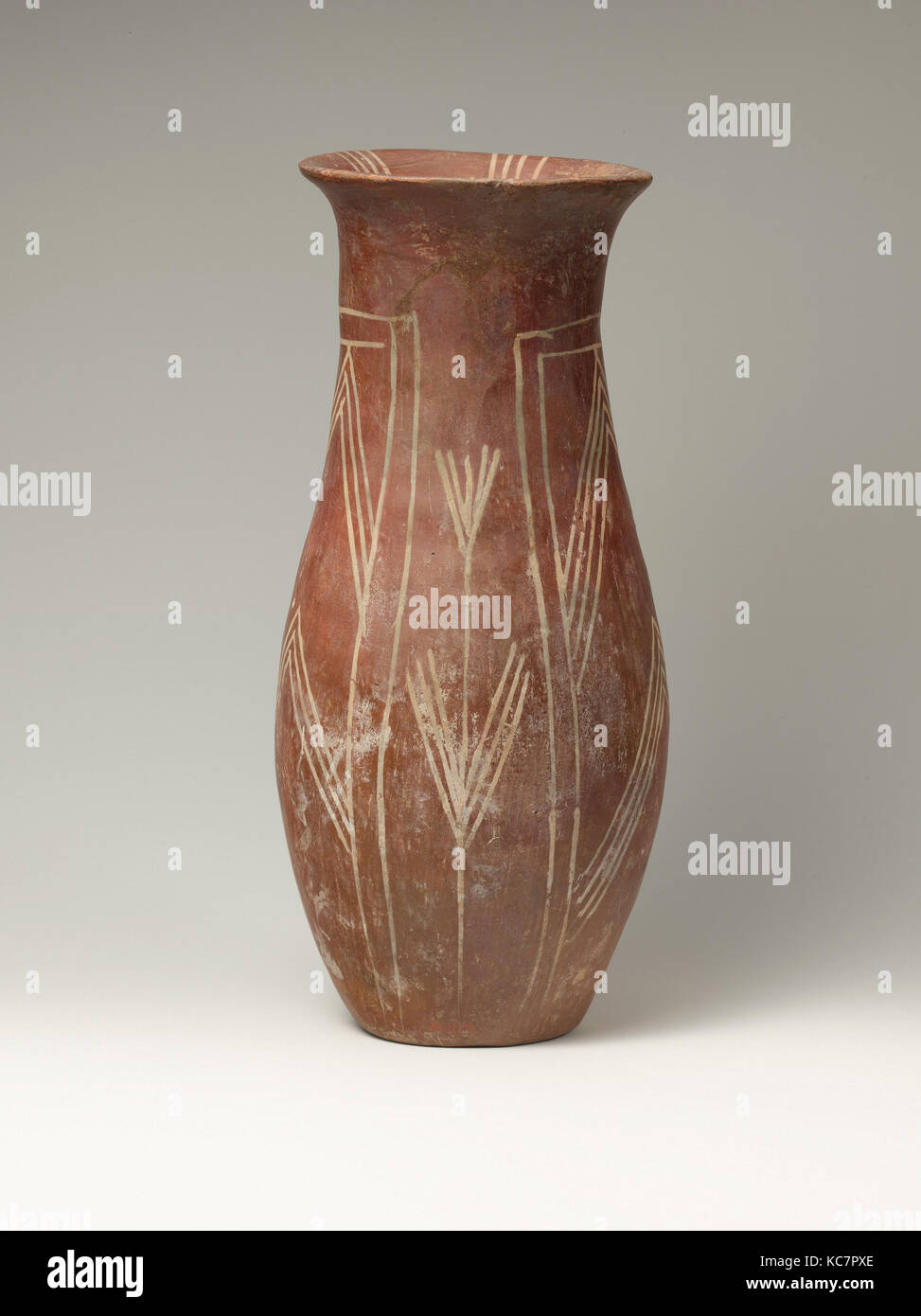 White cross lined ware vase hi-res stock photography and images - Alamy