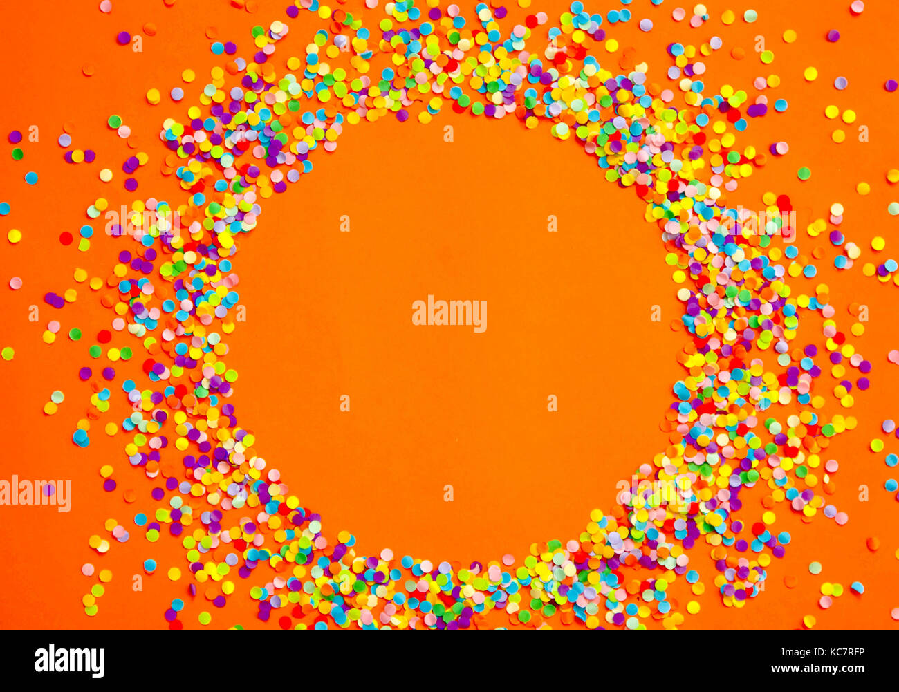 Circle of colored confetti Stock Photo - Alamy