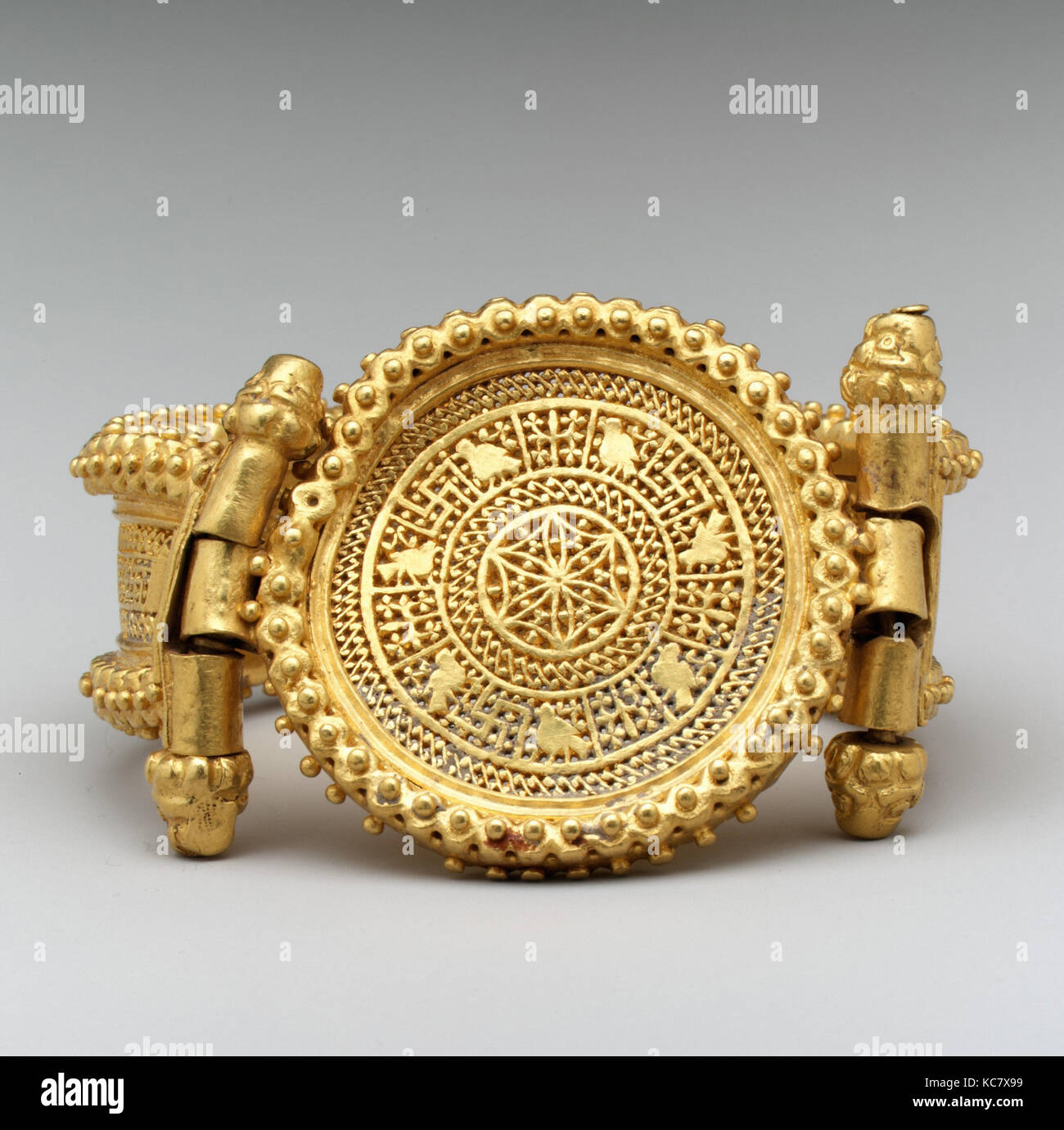 Bracelet (one of a pair), ca. 400, Made in probably Rome, Byzantine ...