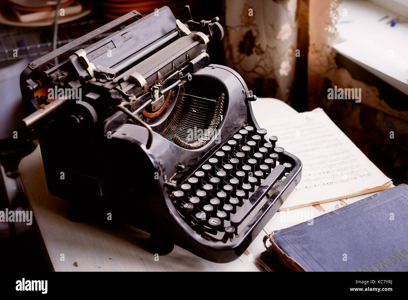 Old metal typewriter, covered in dust and rust.Retro Stock Photo - Alamy