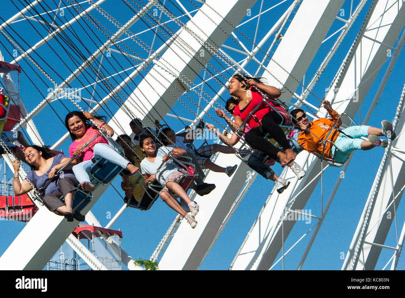 Chicago navy pier fun hi-res stock photography and images - Alamy