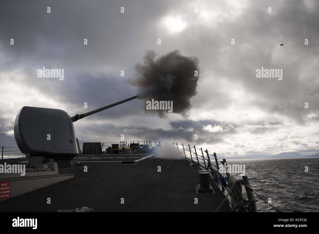 Mark 45 5-inch Gun Stock Photo - Alamy