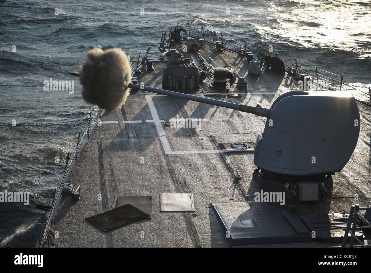 Mark 45 5-inch Gun Stock Photo - Alamy