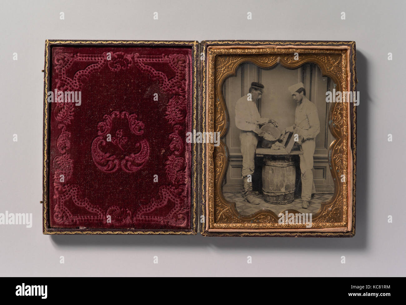 Two plasterers mixing plaster hi-res stock photography and images - Alamy