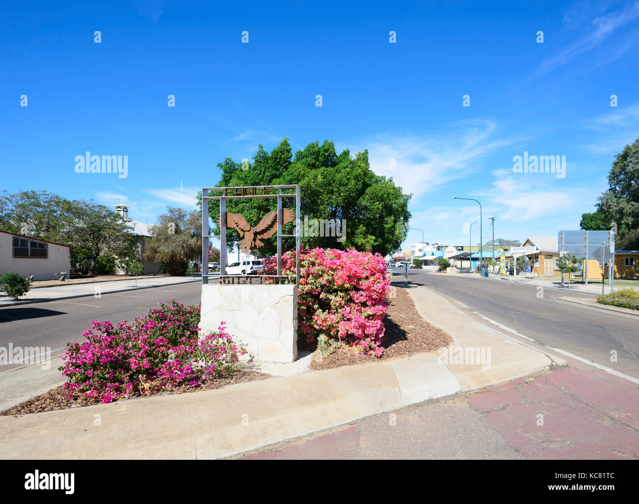 Longreach main street is Eagle Street, Central West Queensland, QLD ...
