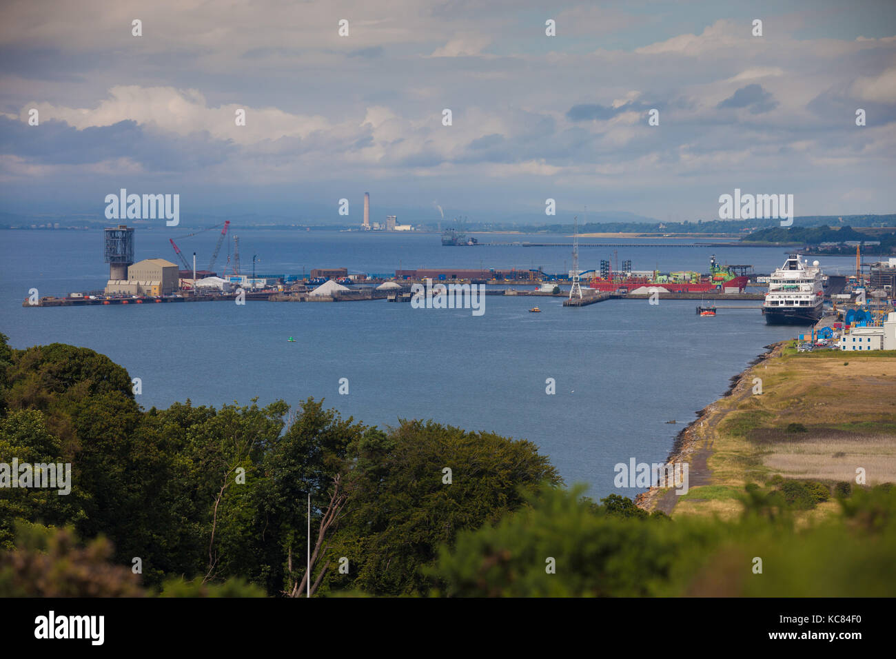 Rosyth dockyard hi-res stock photography and images - Alamy