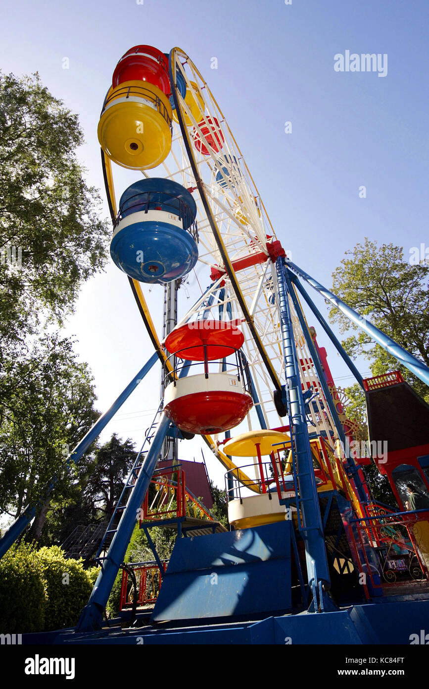 Big wheel ride at Drayton Manor Park and Zoo Stock Photo - Alamy