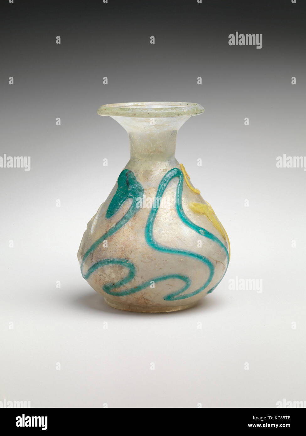 Glass snake thread dropper flask hi-res stock photography and images ...