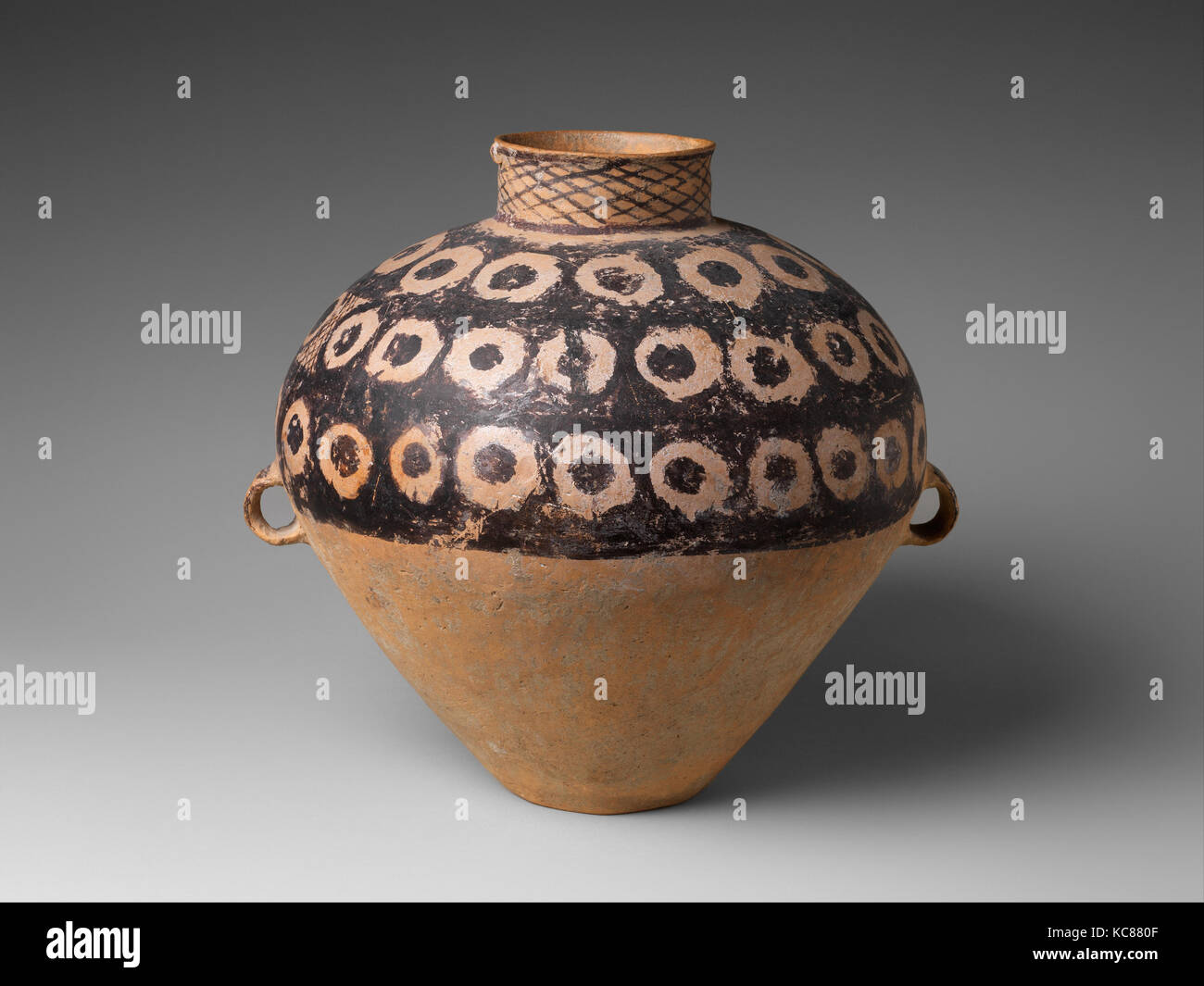 新石器時代馬家窯文化 半山類型彩陶罐, Jar (Guan), Banshan phase (ca. 2650–2350 B.C Stock ...