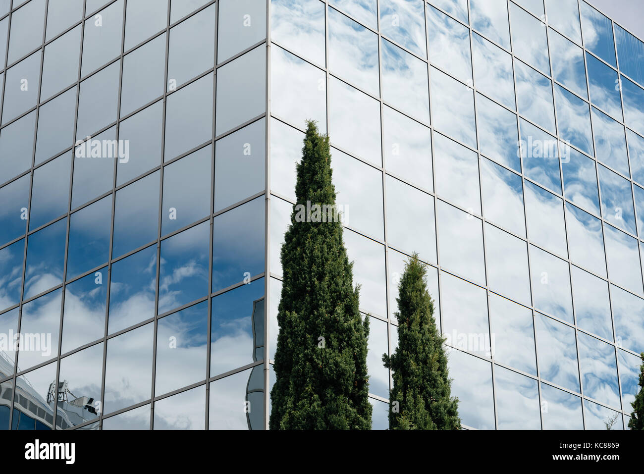 Modern office building exterior Stock Photo - Alamy