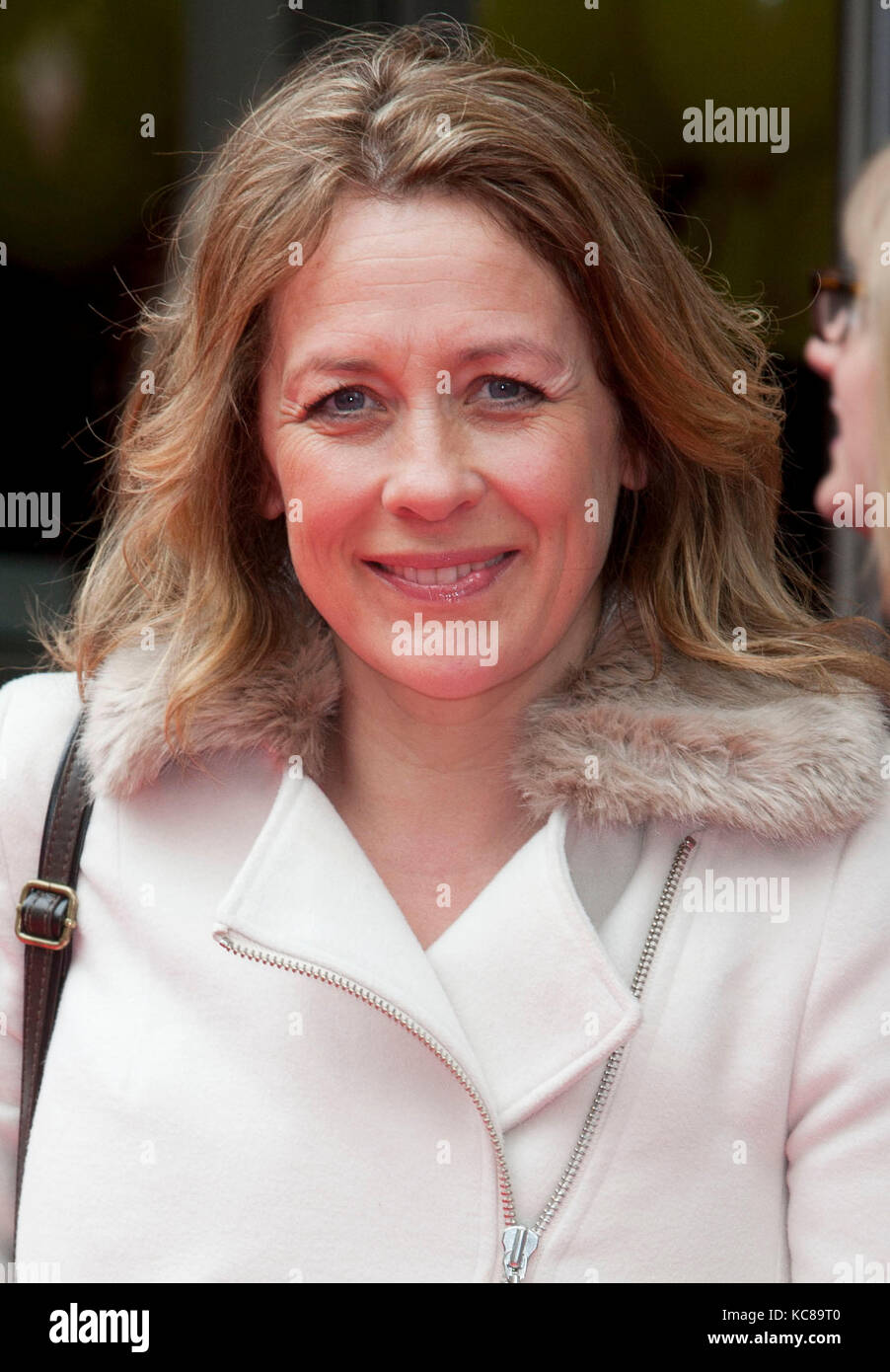 Sarah beeny hi-res stock photography and images - Alamy
