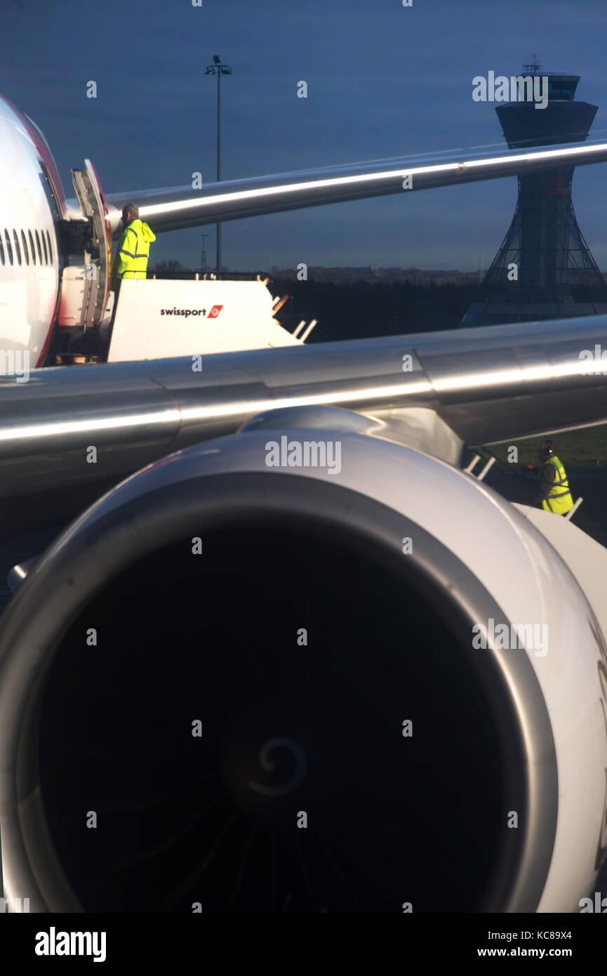 Emirates Boeing 777 at Newcastle International Airport Stock Photo - Alamy