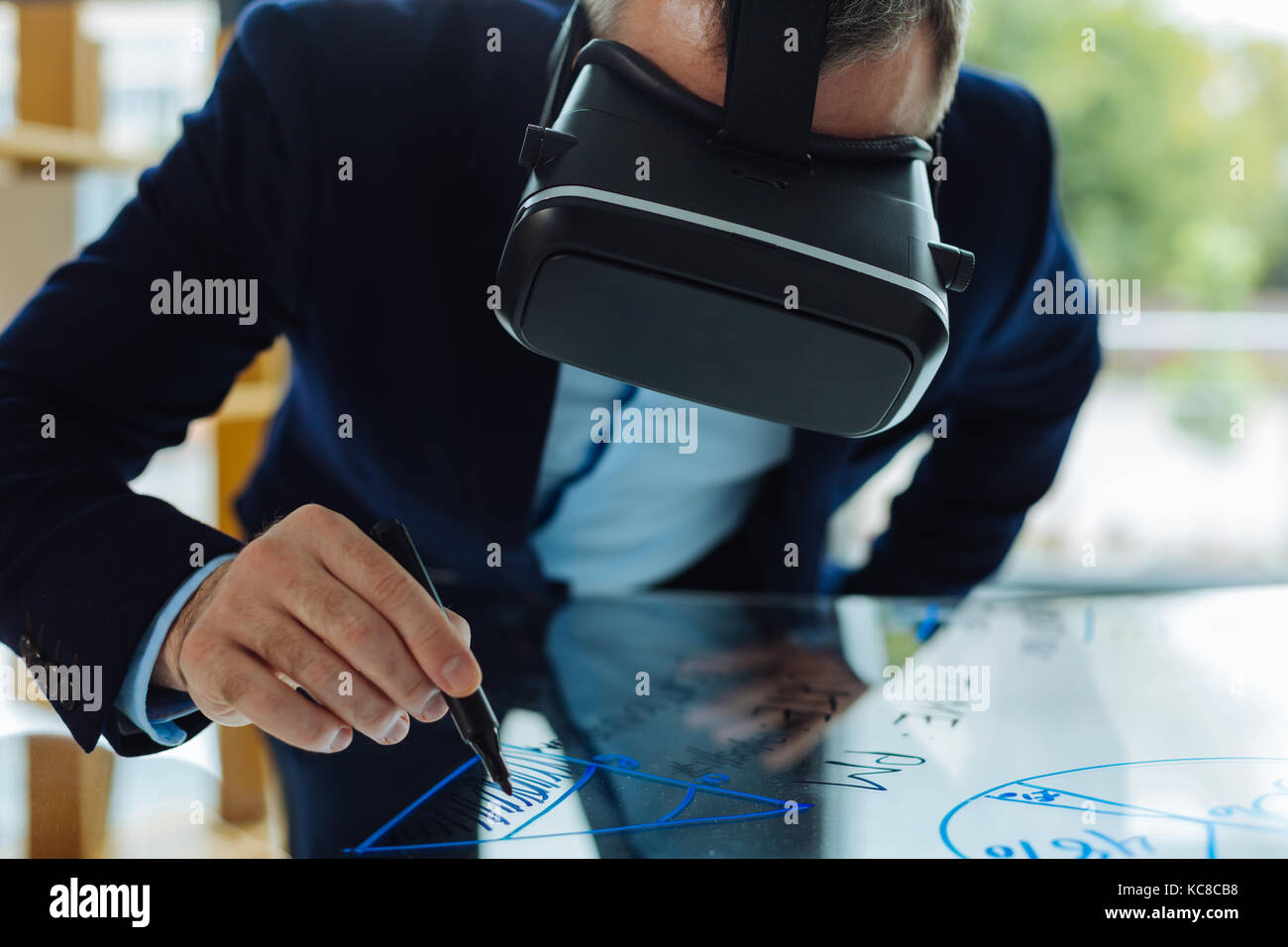 Man leaning forward hi-res stock photography and images - Alamy