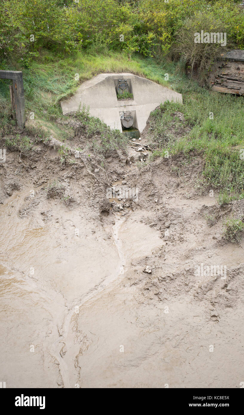 Outfall channel hi-res stock photography and images - Alamy
