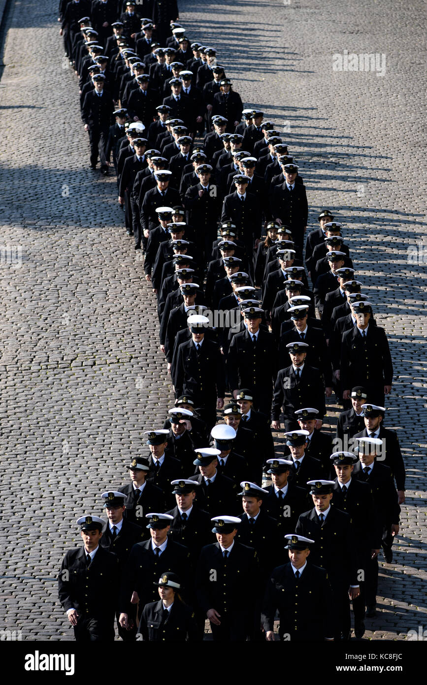 Maritime uniforms hi-res stock photography and images - Alamy