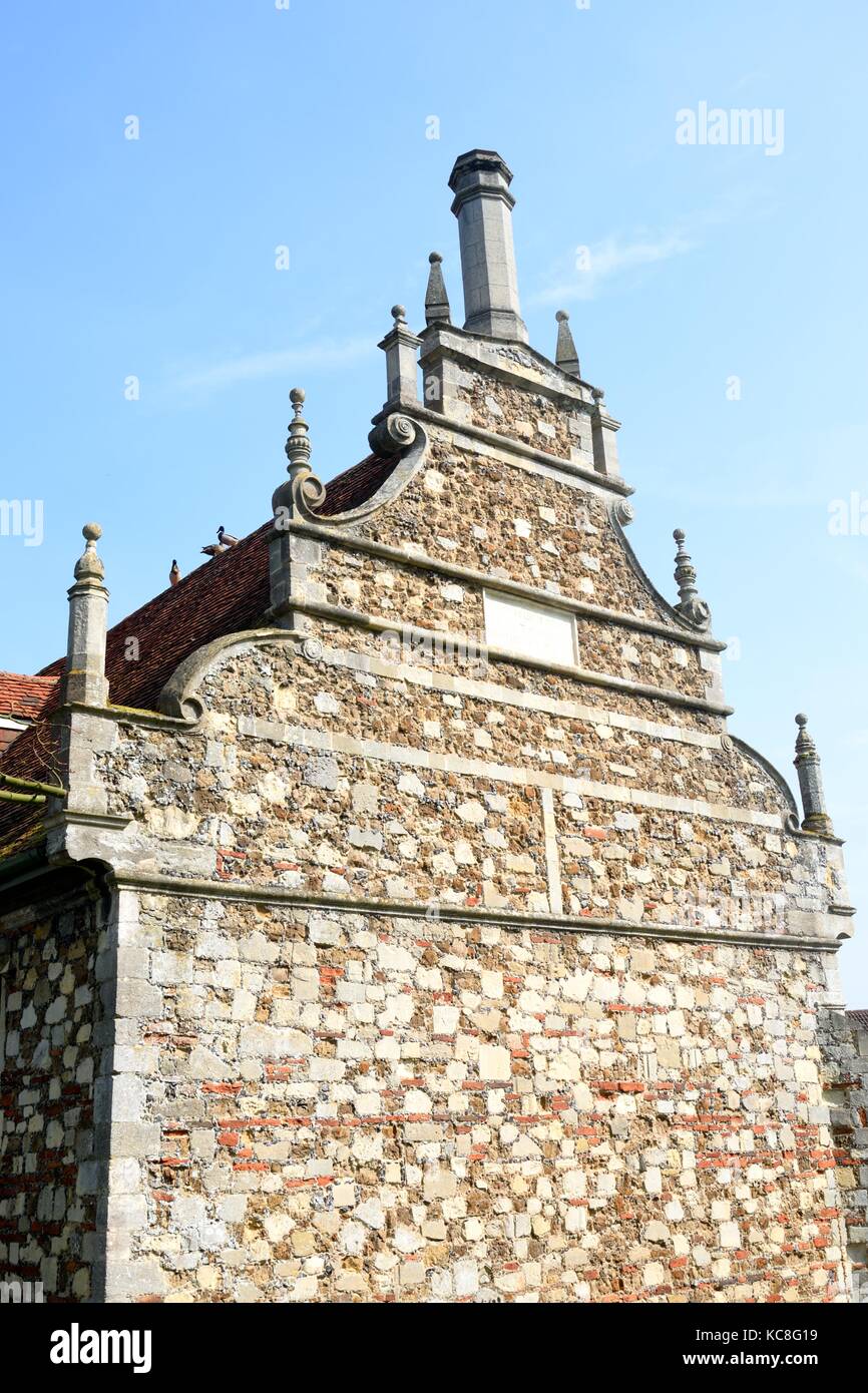 Gable end medieval house timber hi-res stock photography and images - Alamy