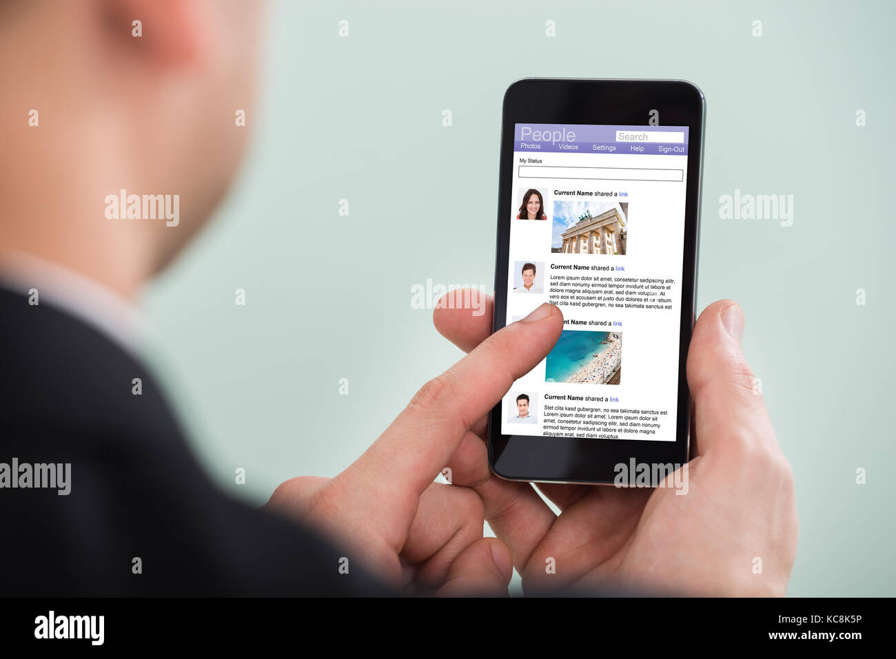 Browsing social media hi-res stock photography and images - Alamy