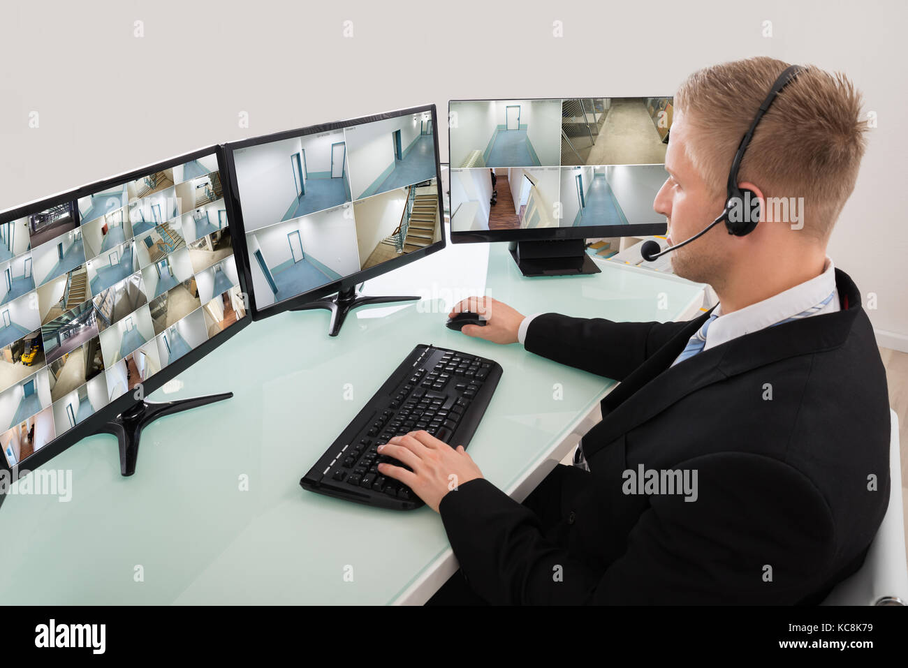 Surveillance camera room hi-res stock photography and images - Alamy