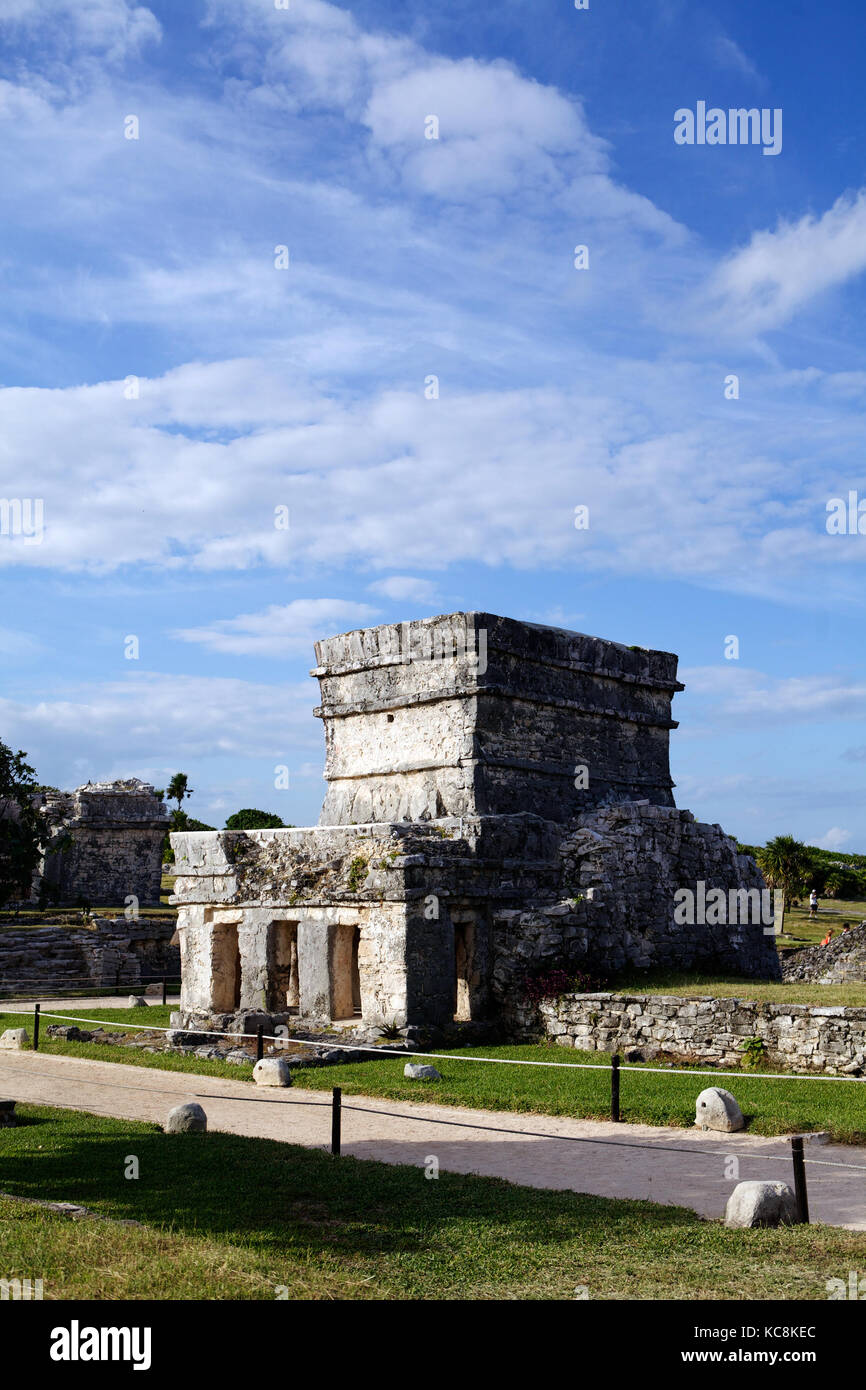 Pyramid shape temples hi-res stock photography and images - Alamy