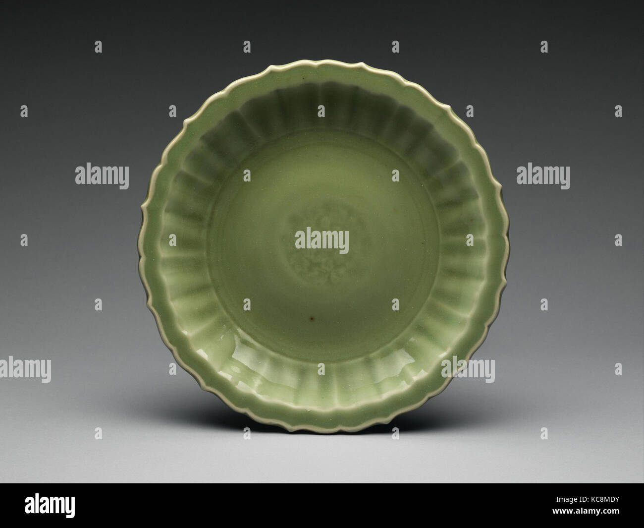 Plate, Yuan dynasty (1271–1368), 14th century, China, Stoneware ...