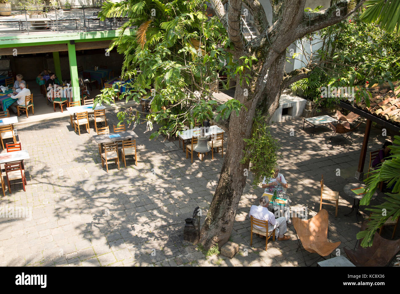 Barefoot cafe colombo hi-res stock photography and images - Alamy