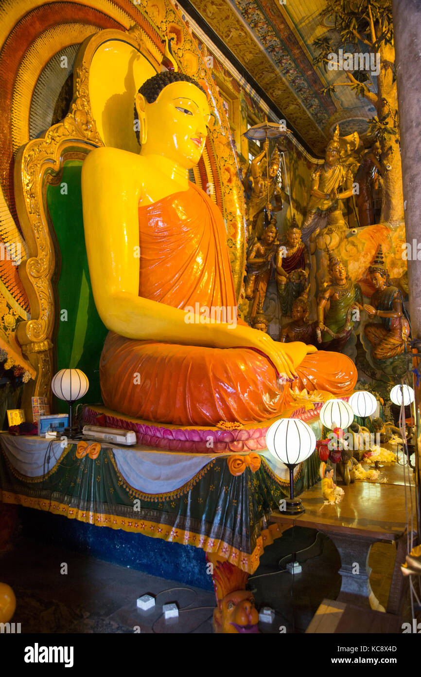 Large Buddha statue at Gangaramaya Temple, Colombo, Sri Lanka Stock ...