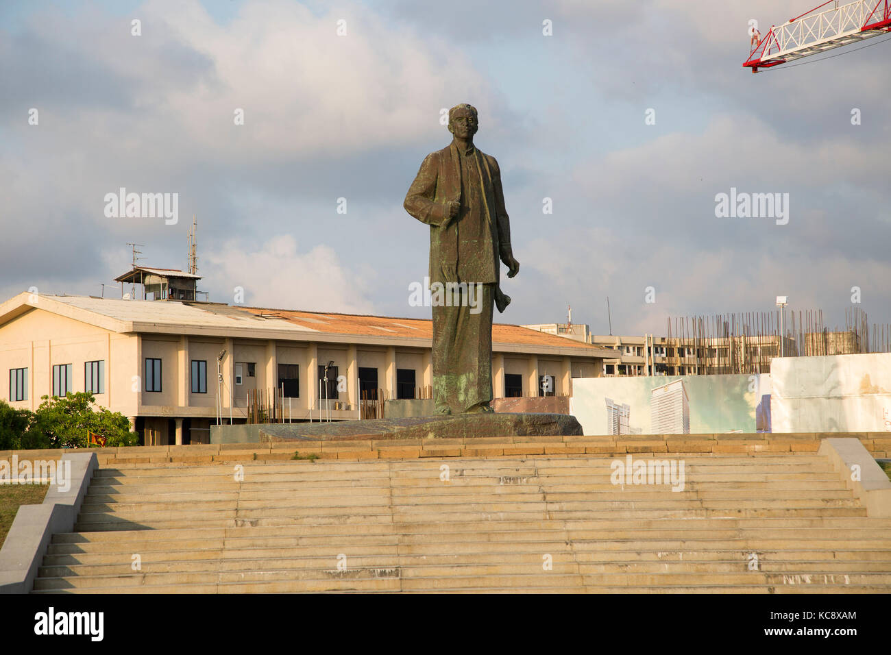 S.W.R.D. Bandaranaike statue against pale blue sky, Colombo, Sri Lanka ...
