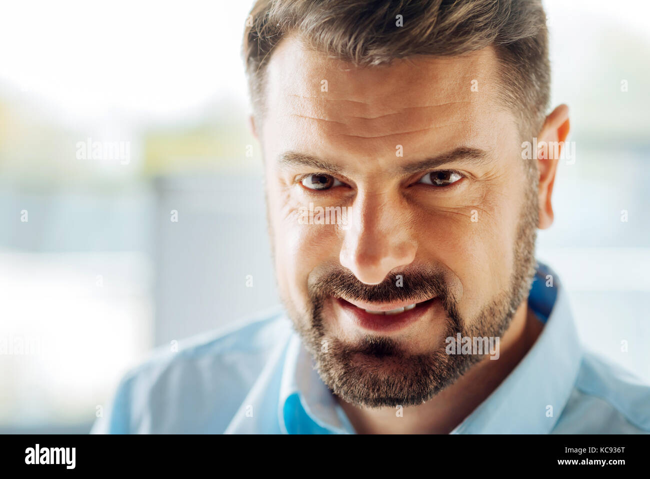Portrait of handsome man that looking forward Stock Photo - Alamy