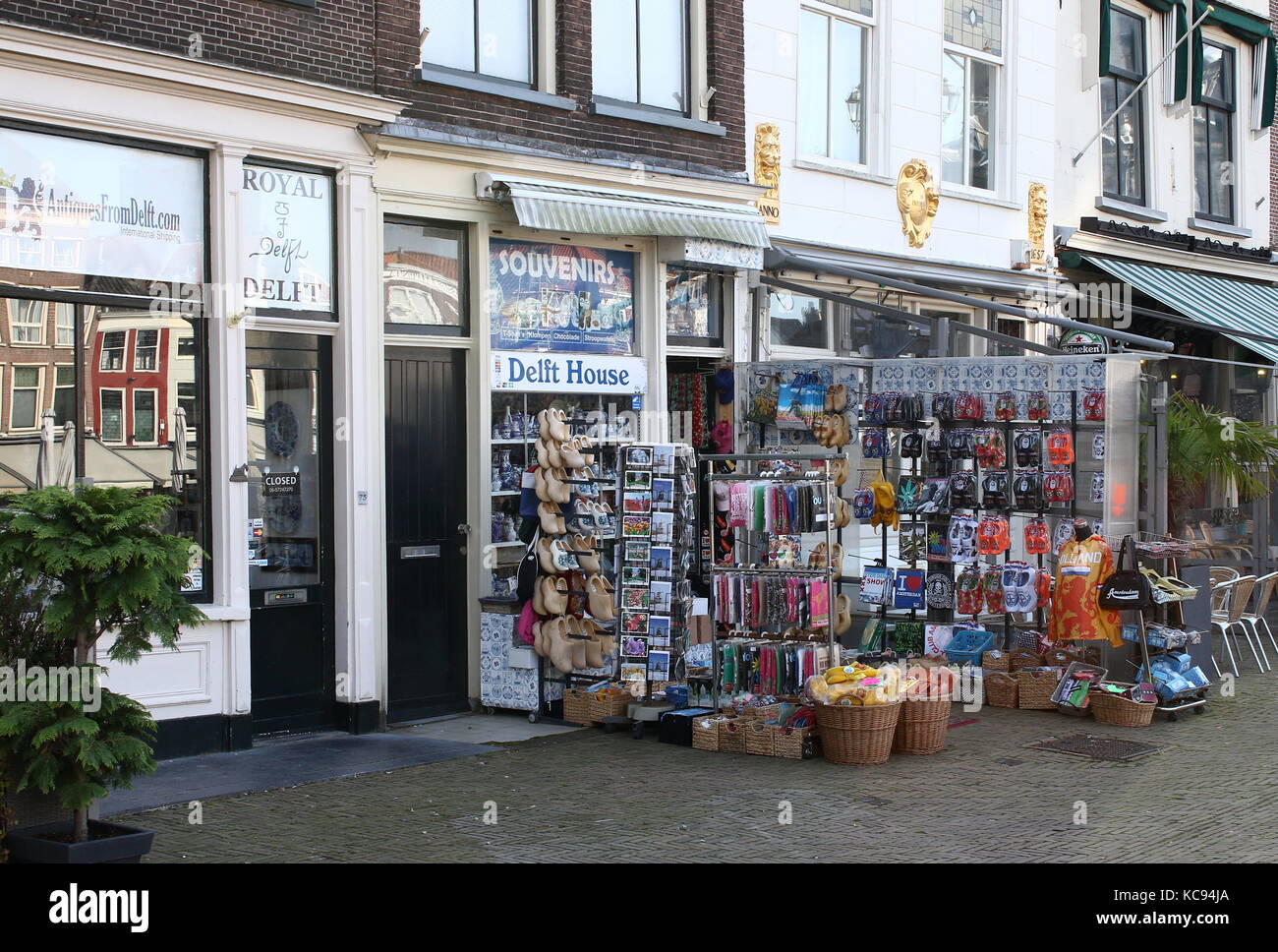 Delftware shop catering to tourists on the central Markt square in ...