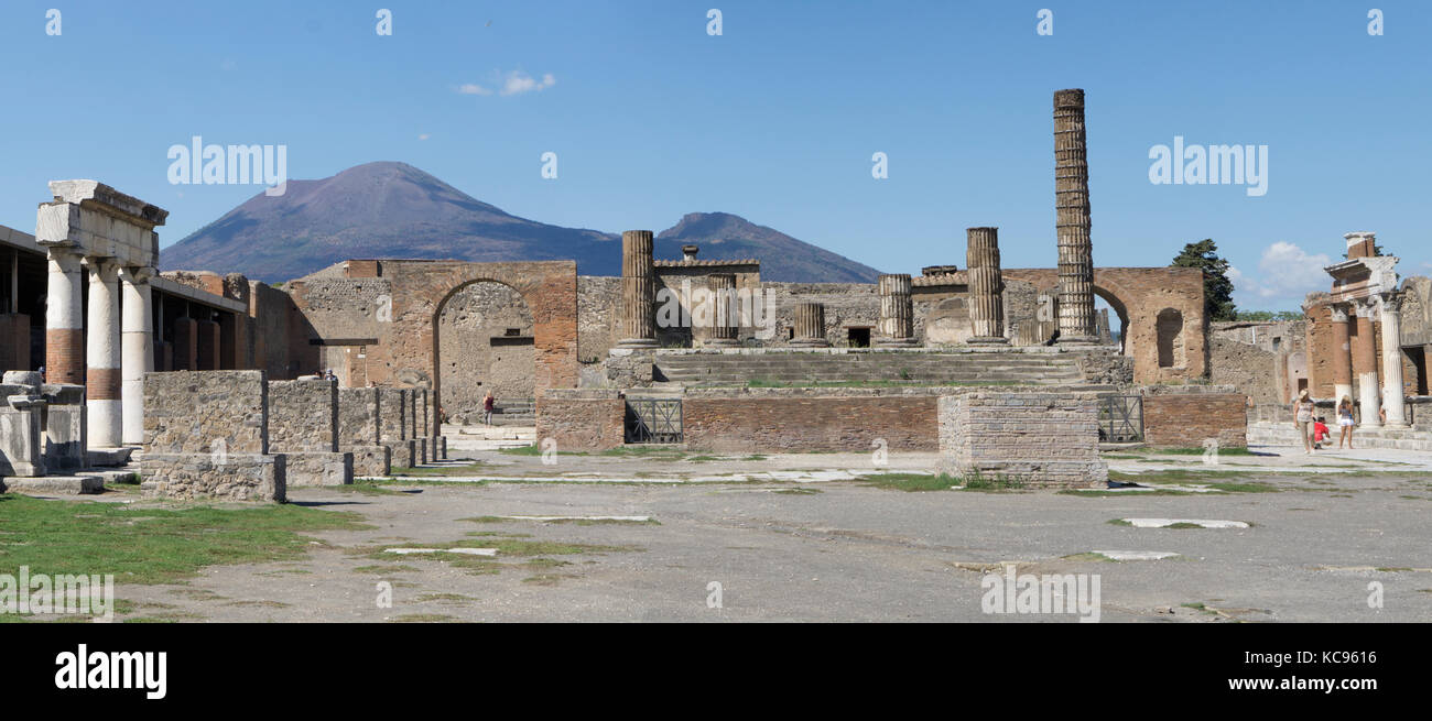 Pompeii main square hi-res stock photography and images - Alamy