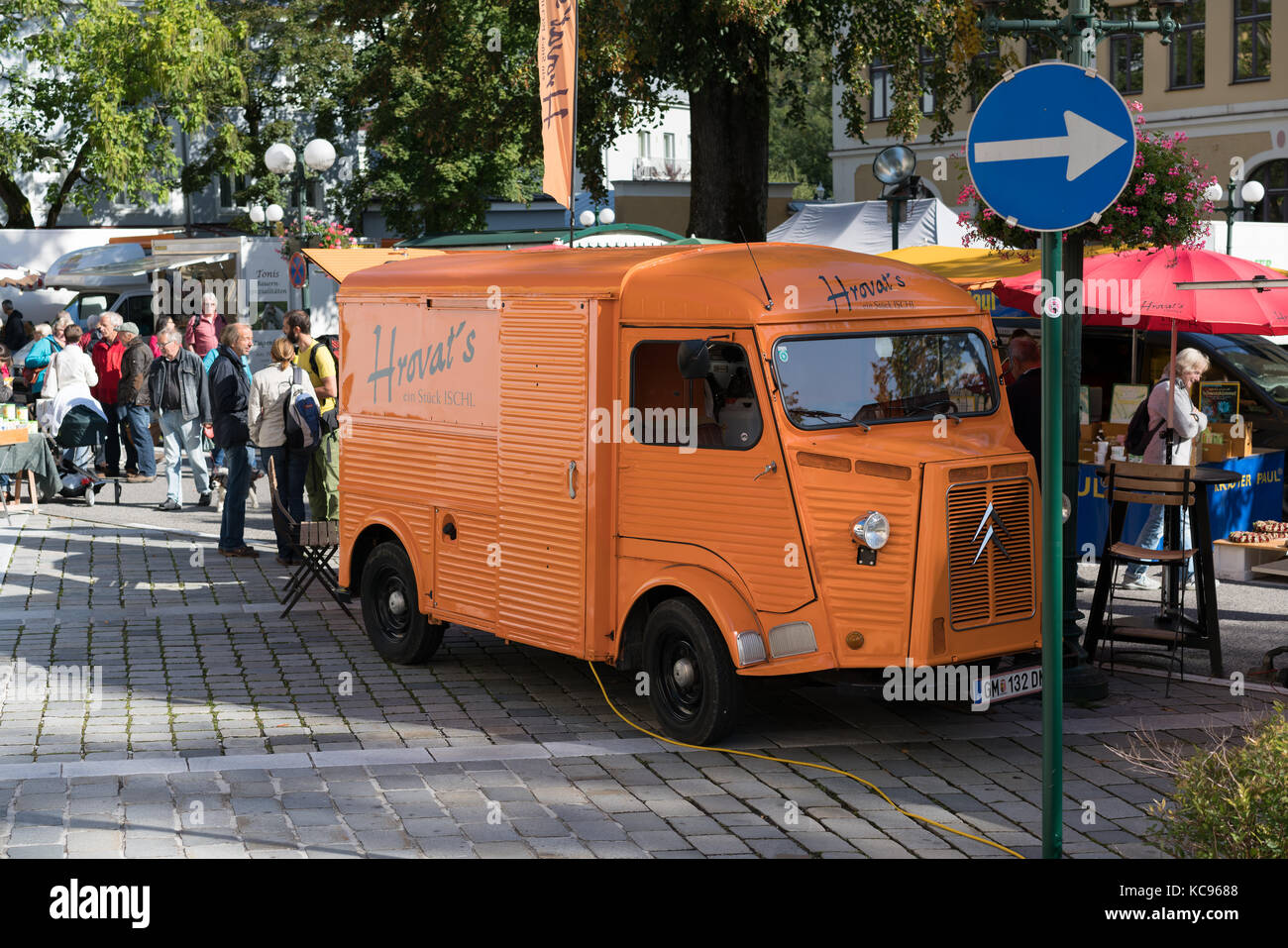 Orange van hi-res stock photography and images - Alamy