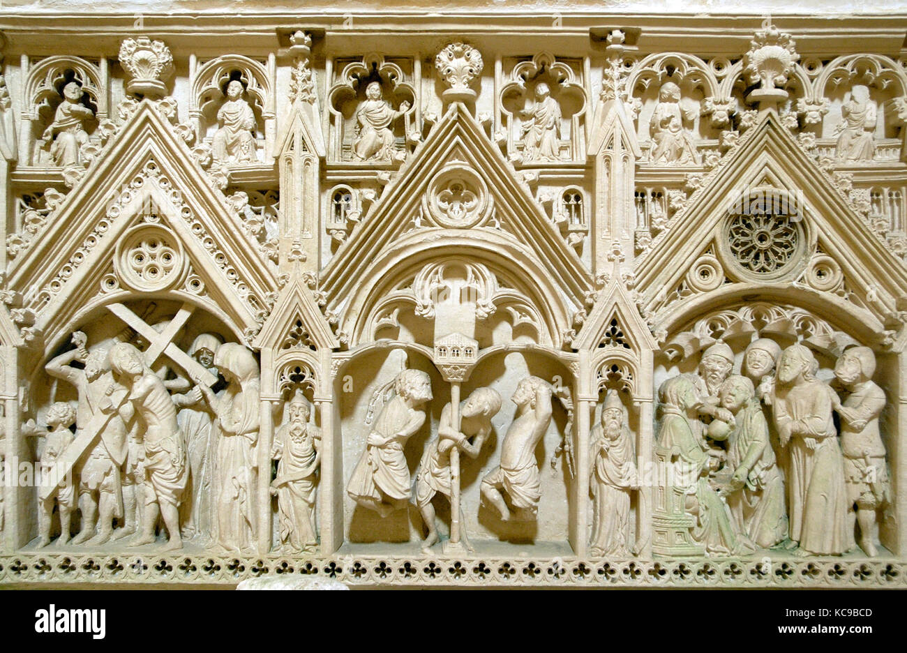 Dona Inês de Castro tomb, dating back to the XIV century. Alcobaça ...