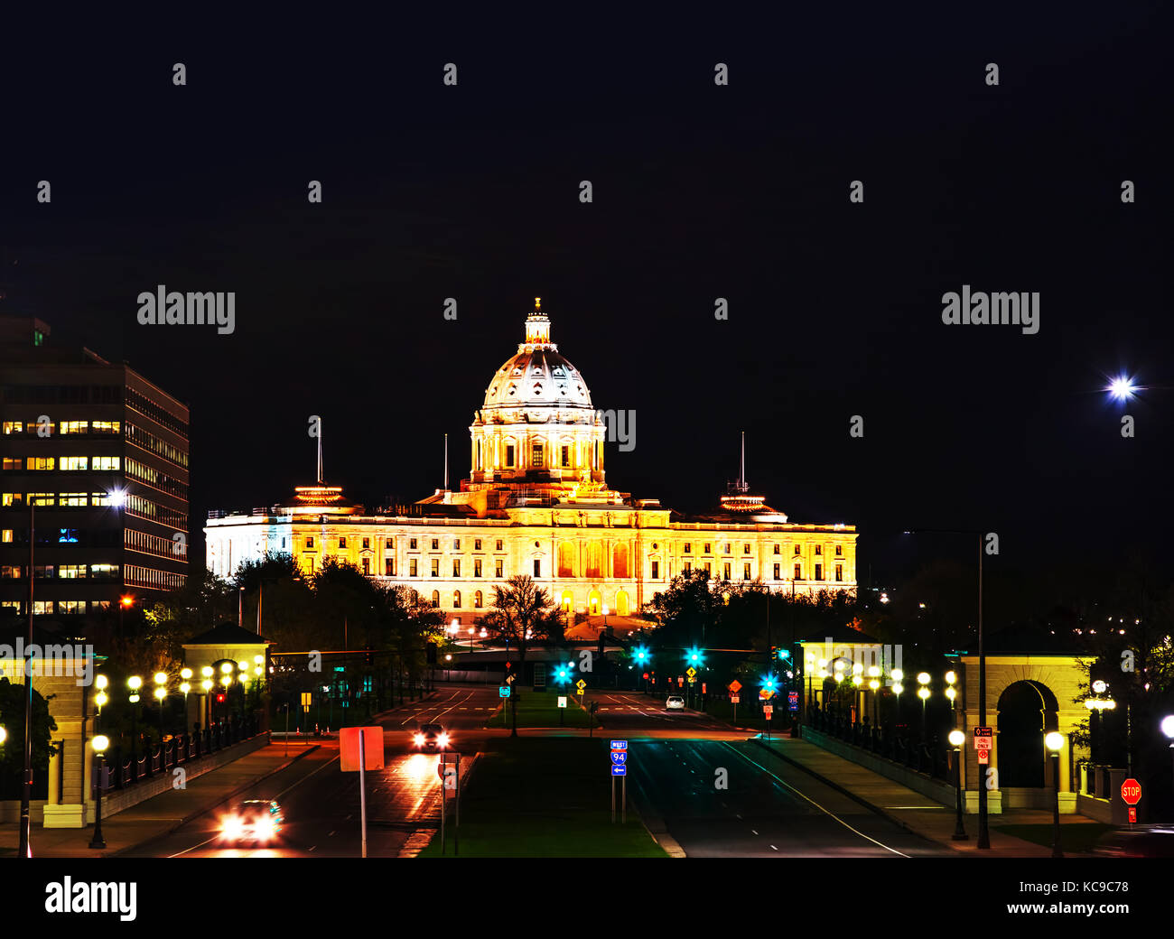 Minnesota capitol building in Saint Paul, MN in the night Stock Photo ...