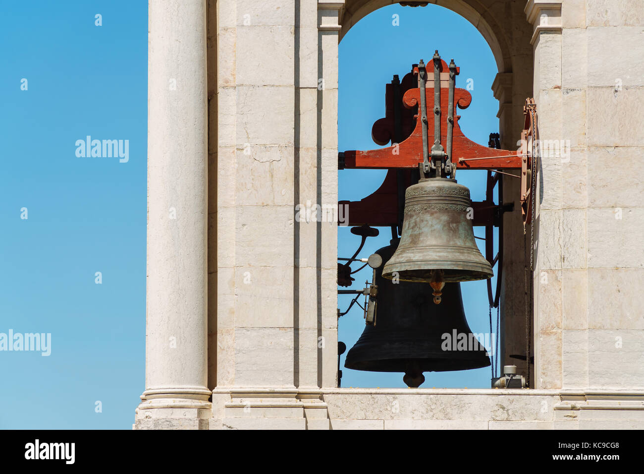 Estrela Basilica (Royal Basilica and Convent of the Most Sacred Heart ...