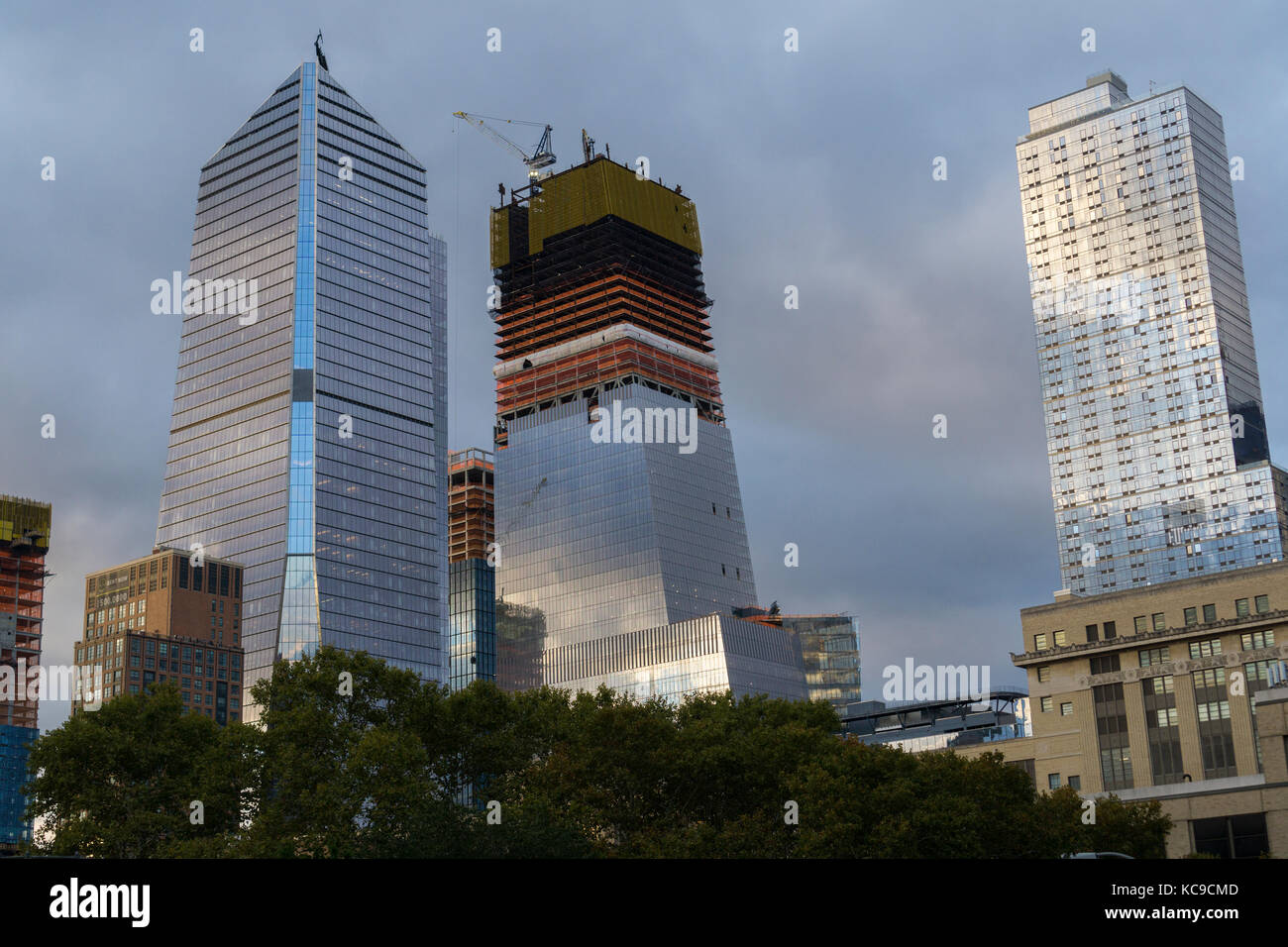 10 Hudson Yards, left, and other Hudson Yards development in New York ...