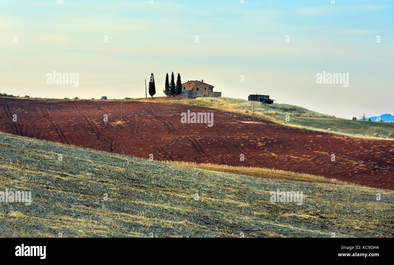 Beautiful landscape of summer morning sunrise countryside in Italy with ...