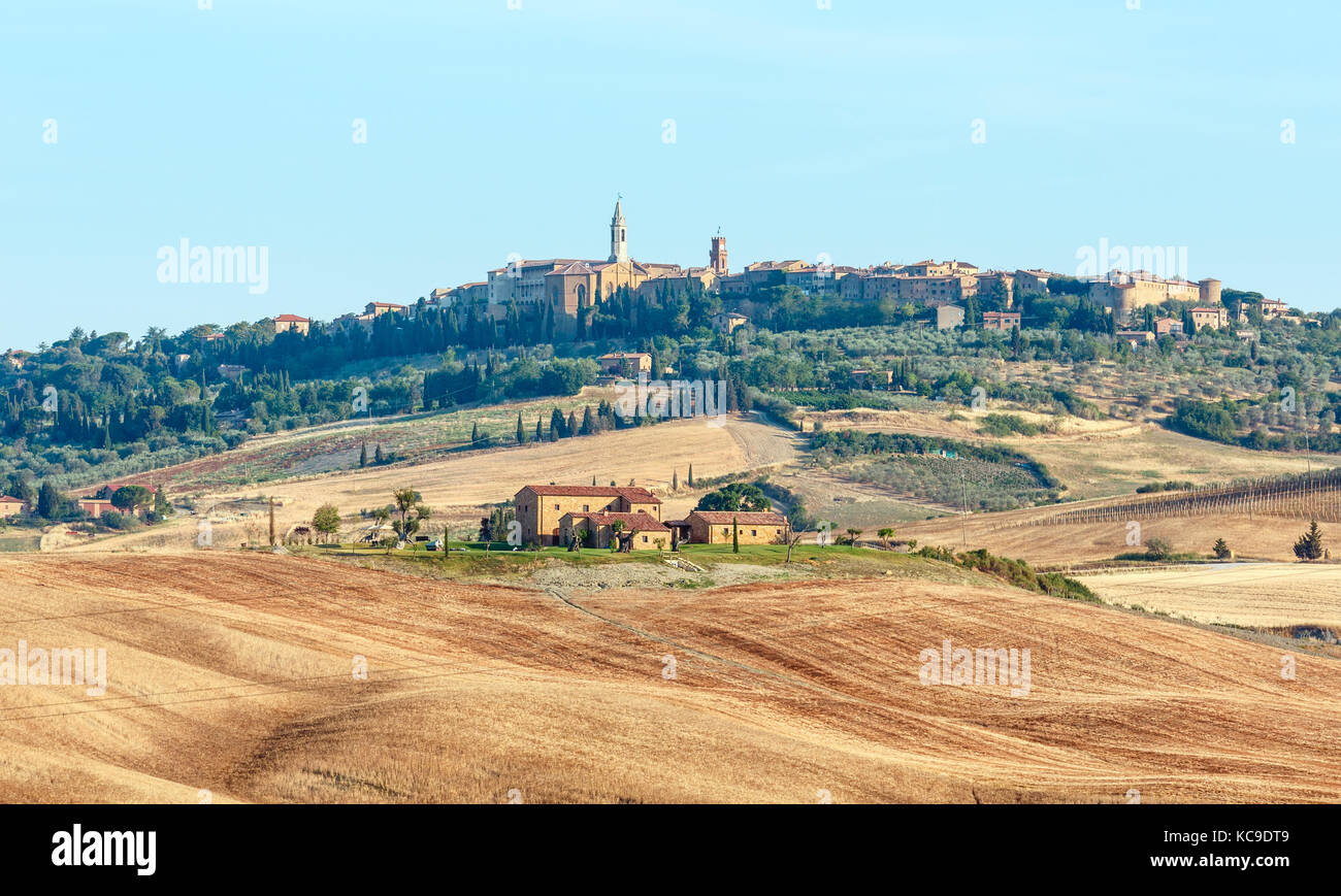 Beautiful village of tuscany region hi-res stock photography and images ...