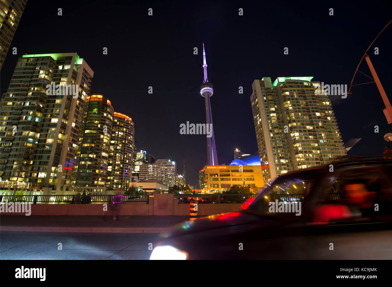 Toronto street scene hi-res stock photography and images - Alamy