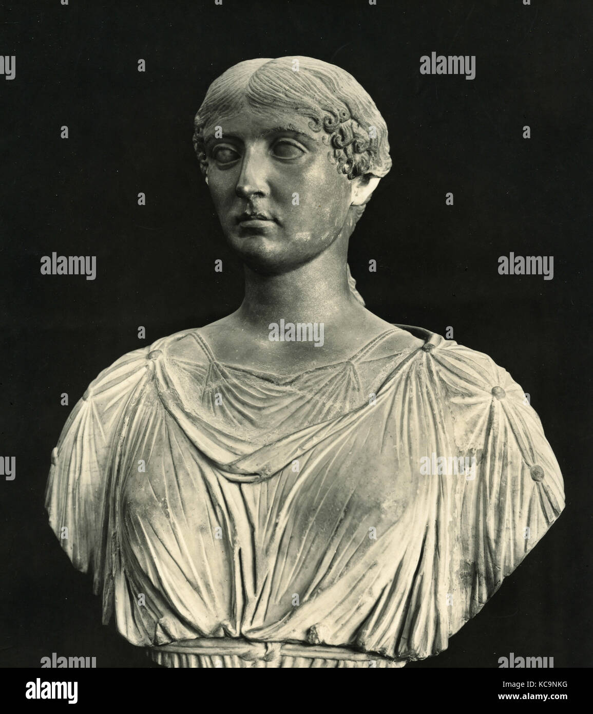Antonia Minor, nephew of Augustus, marble head Stock Photo - Alamy