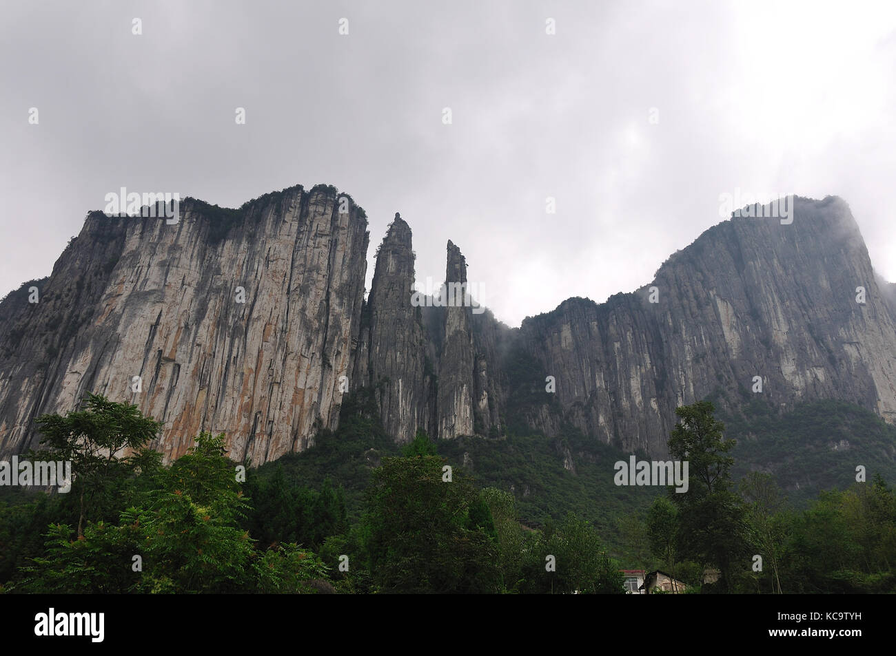 Enshi Grand Canyon Cliff Stock Photo - Alamy
