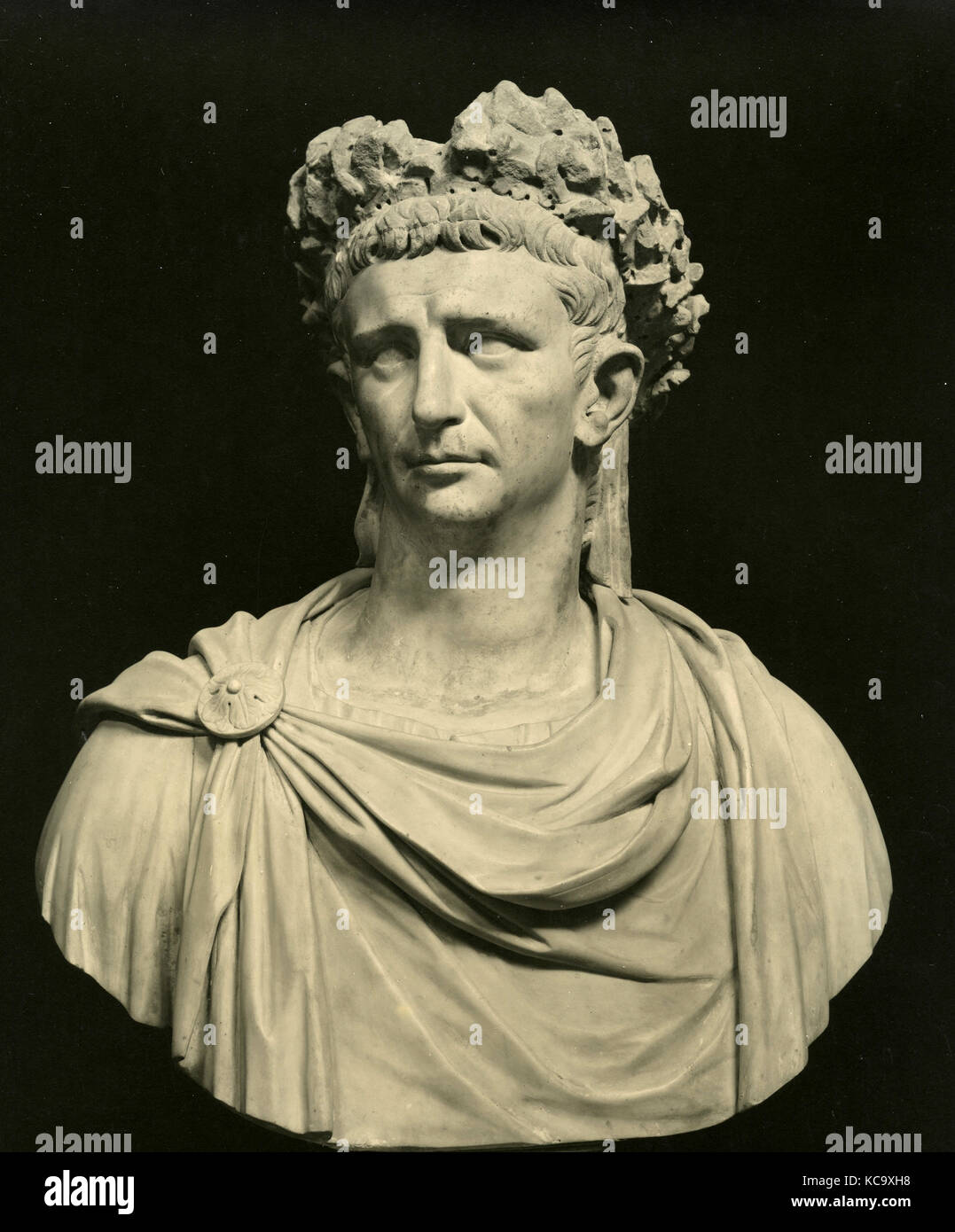 Galba, head statue Stock Photo - Alamy