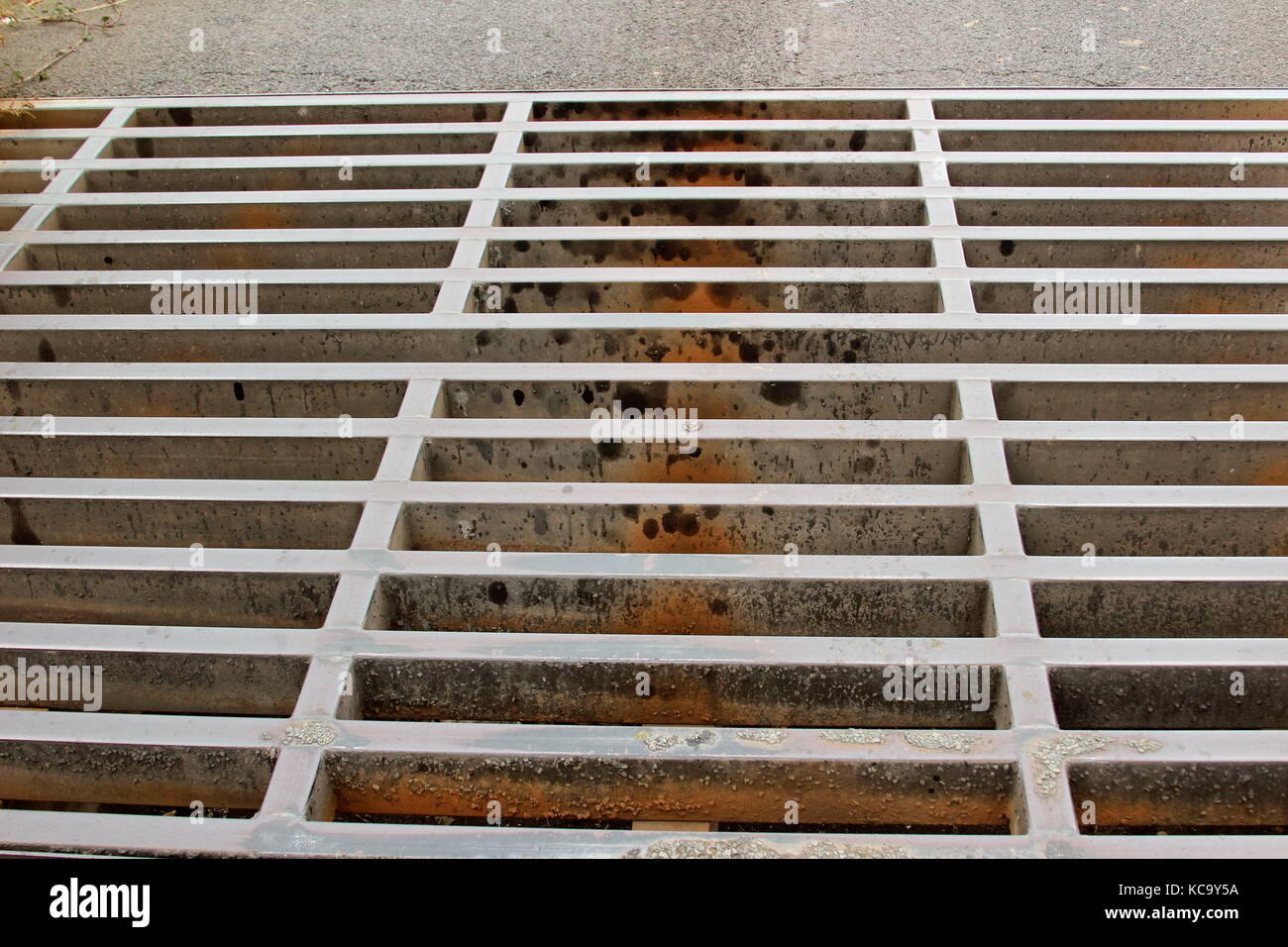 Cattle grid of stones hi-res stock photography and images - Alamy