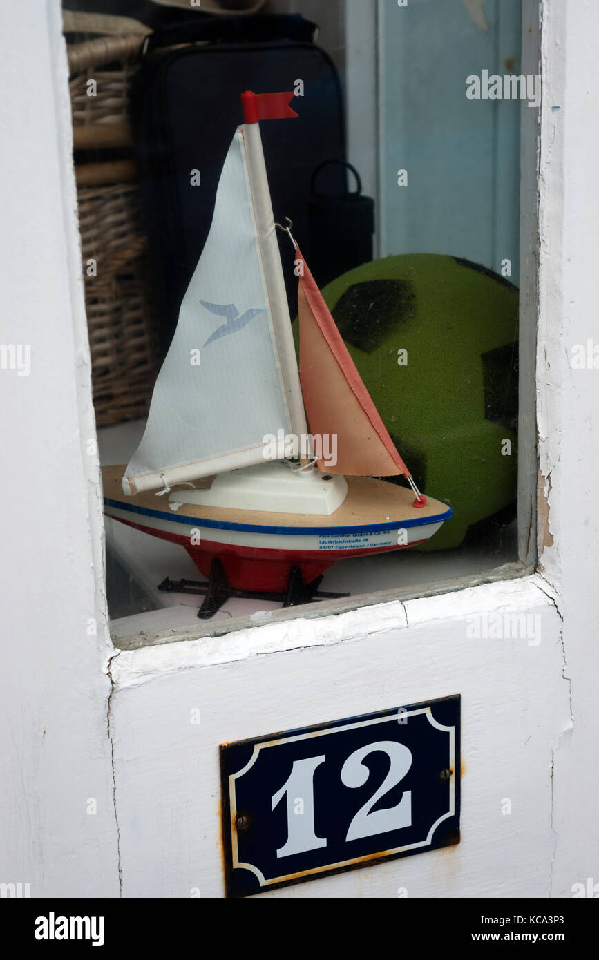 Cottage house number hi-res stock photography and images - Alamy