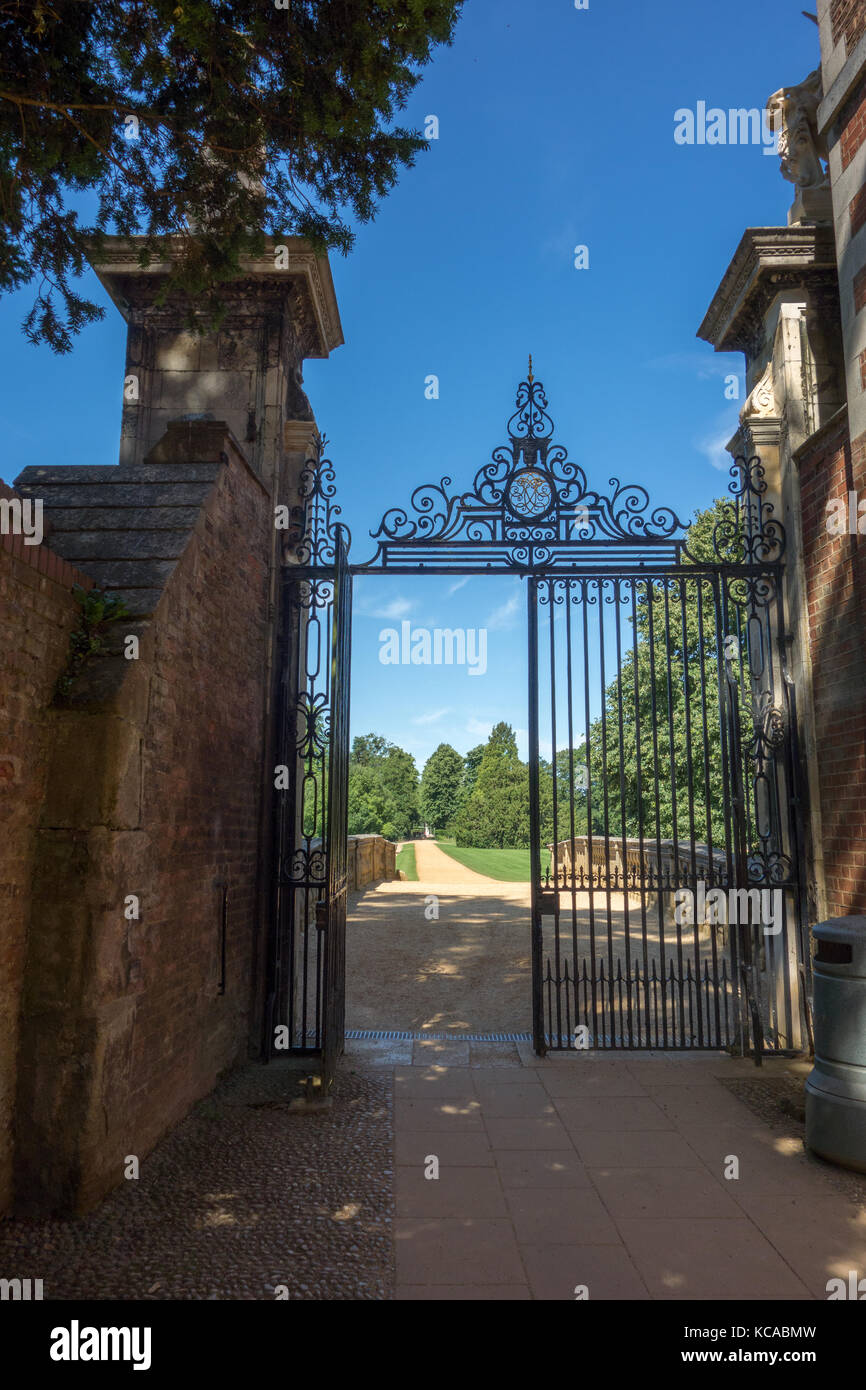 Iron gate at Kings college Cambridge Stock Photo - Alamy