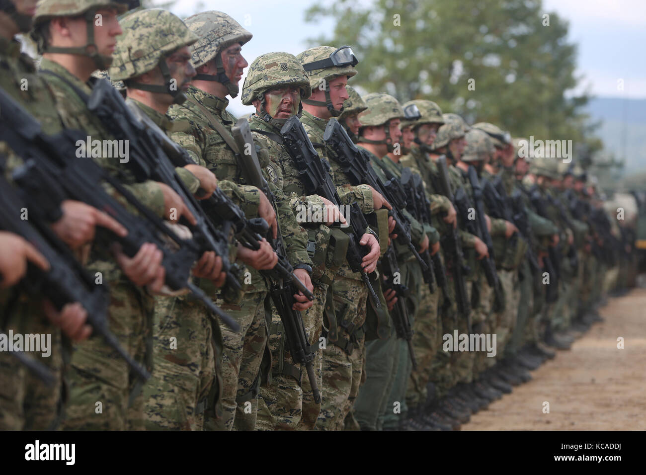 Slunj, Croatia. 3rd Oct, 2017. Croatian soldiers participate in the ...