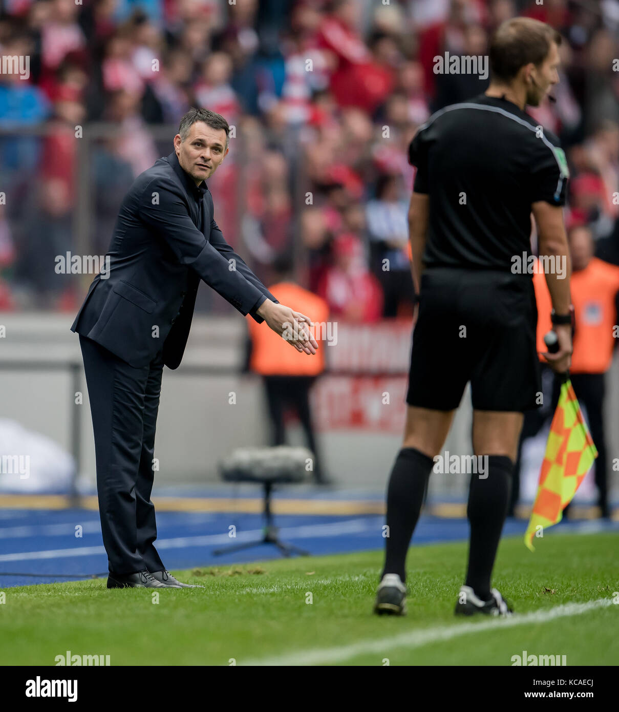 Berlin, Germany. 1st Oct, 2017. Munich's interim coach Willy Sagnol ...