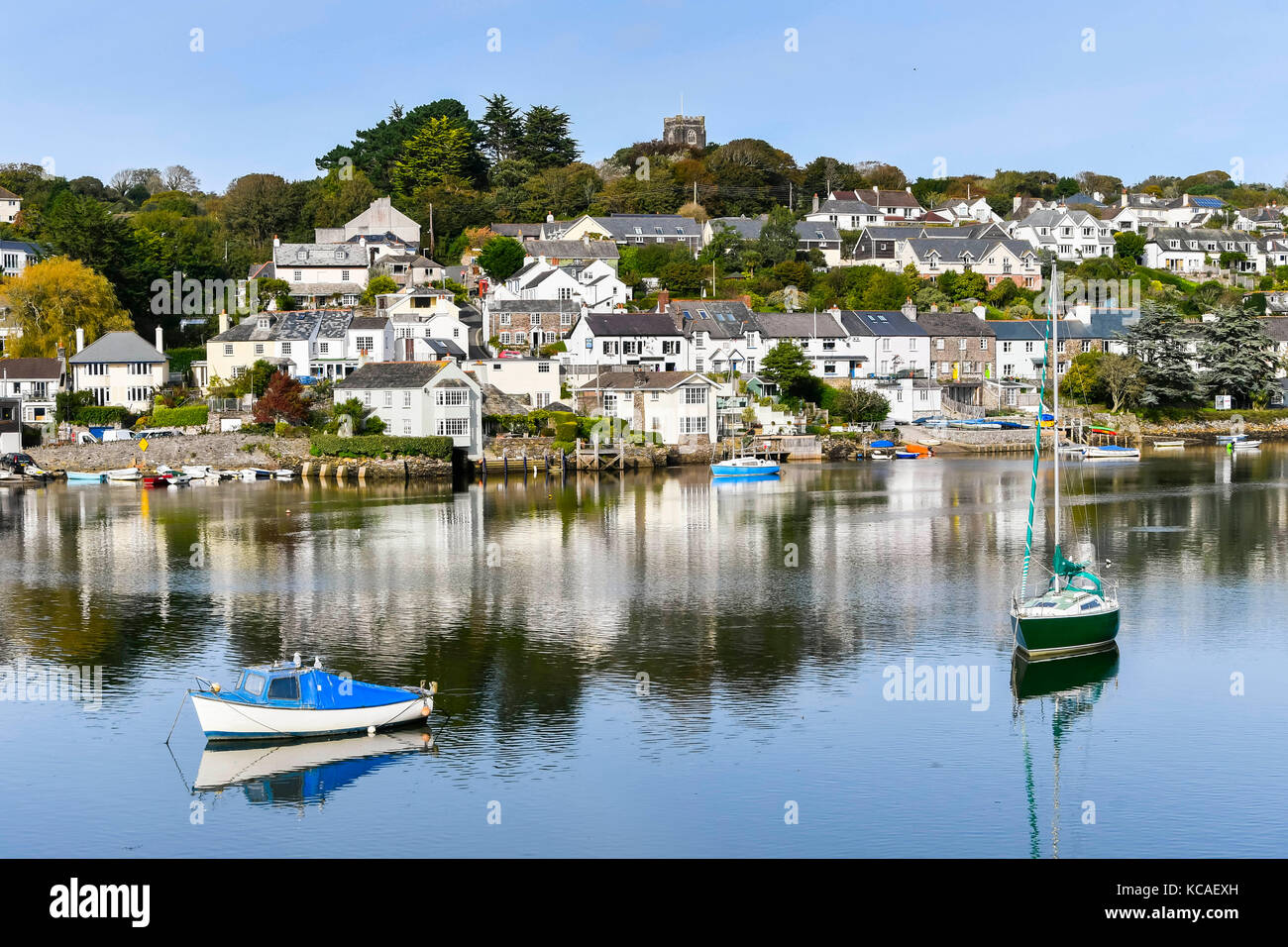 Noss Mayo, Devon, UK. 3rd Oct, 2017. UK Weather. A view of Newton Creek ...