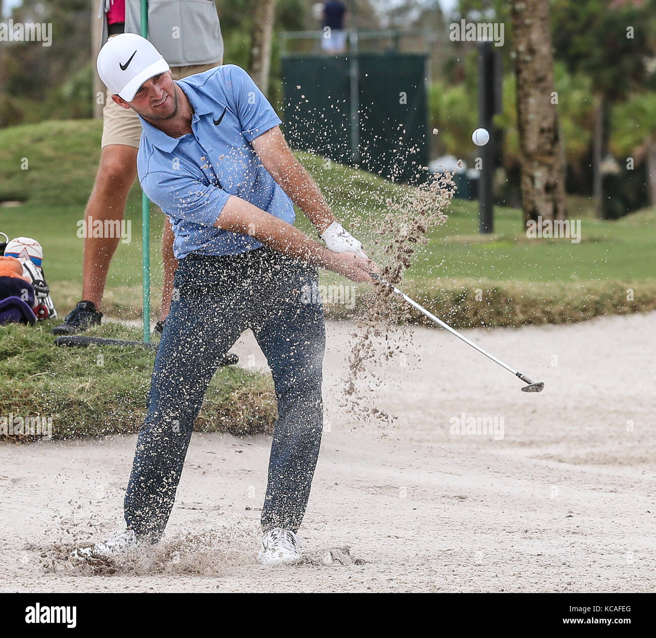 Bunker onto 17th green during hi-res stock photography and images - Alamy
