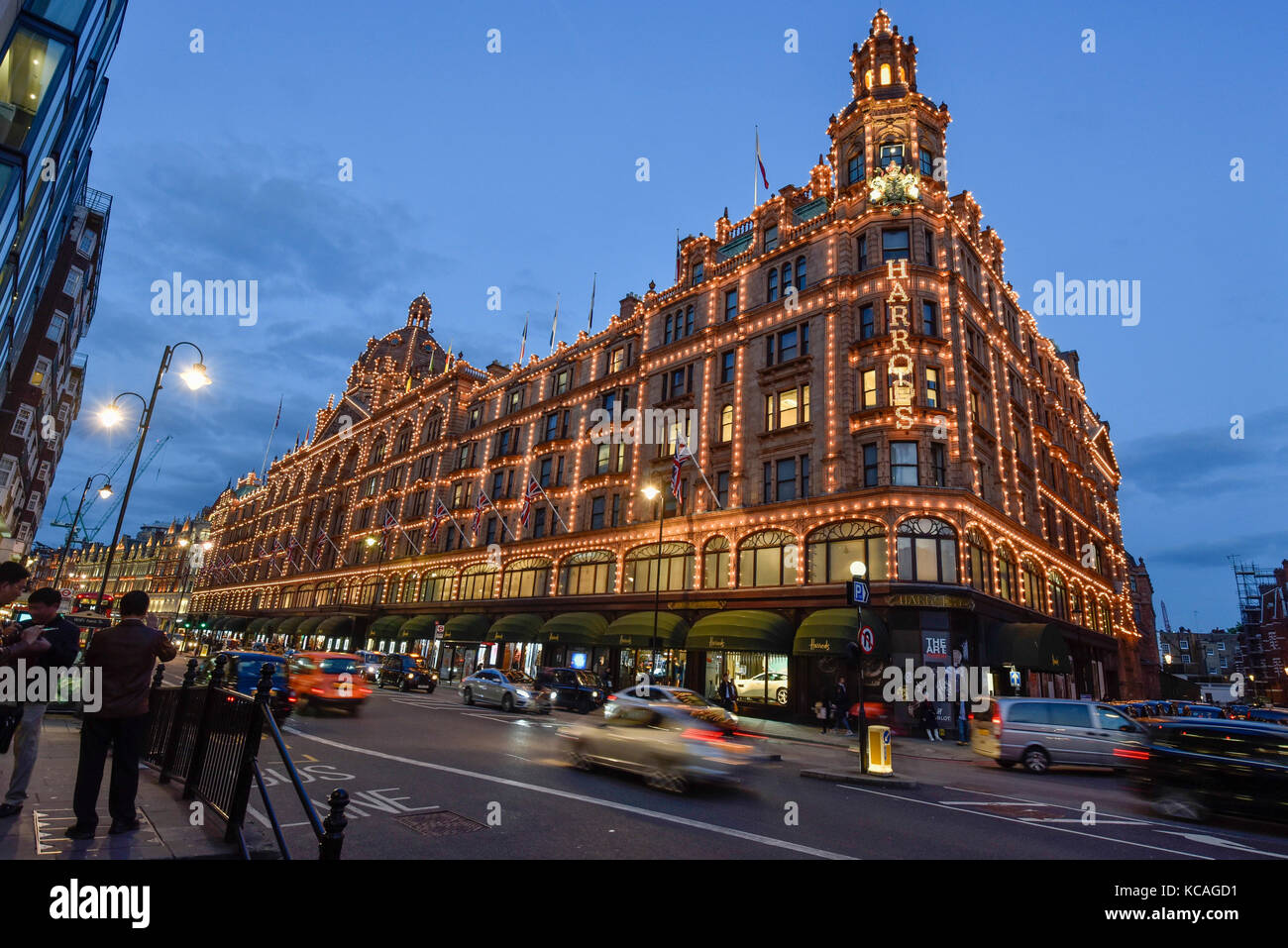 London, UK. 3rd Oct, 2017. Traffic passes by Harrods department store ...