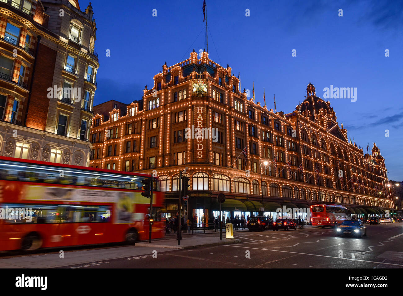 London, UK. 3rd Oct, 2017. Traffic passes by Harrods department store ...